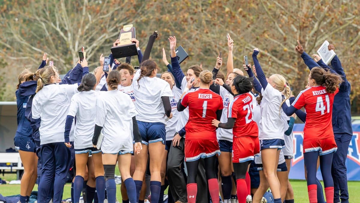 The Seahawks Head into the Postseason on Top of the Women's Soccer ...